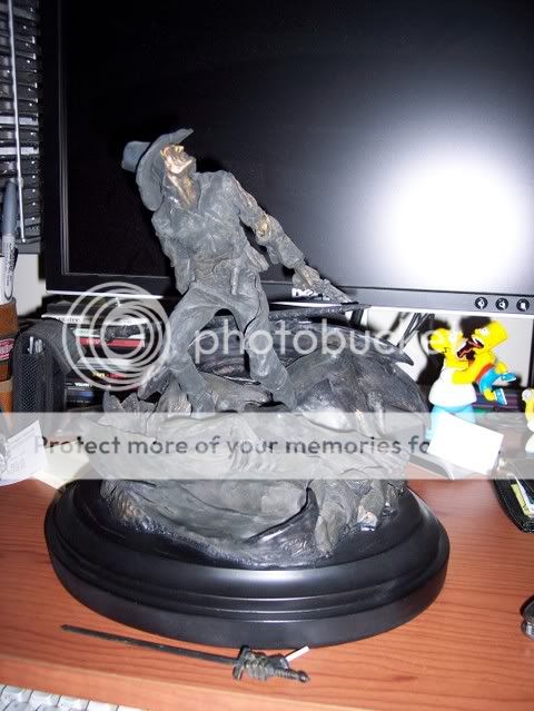 Great pick up on E-bay Bowen Solomon Kane statue - Statue Forum